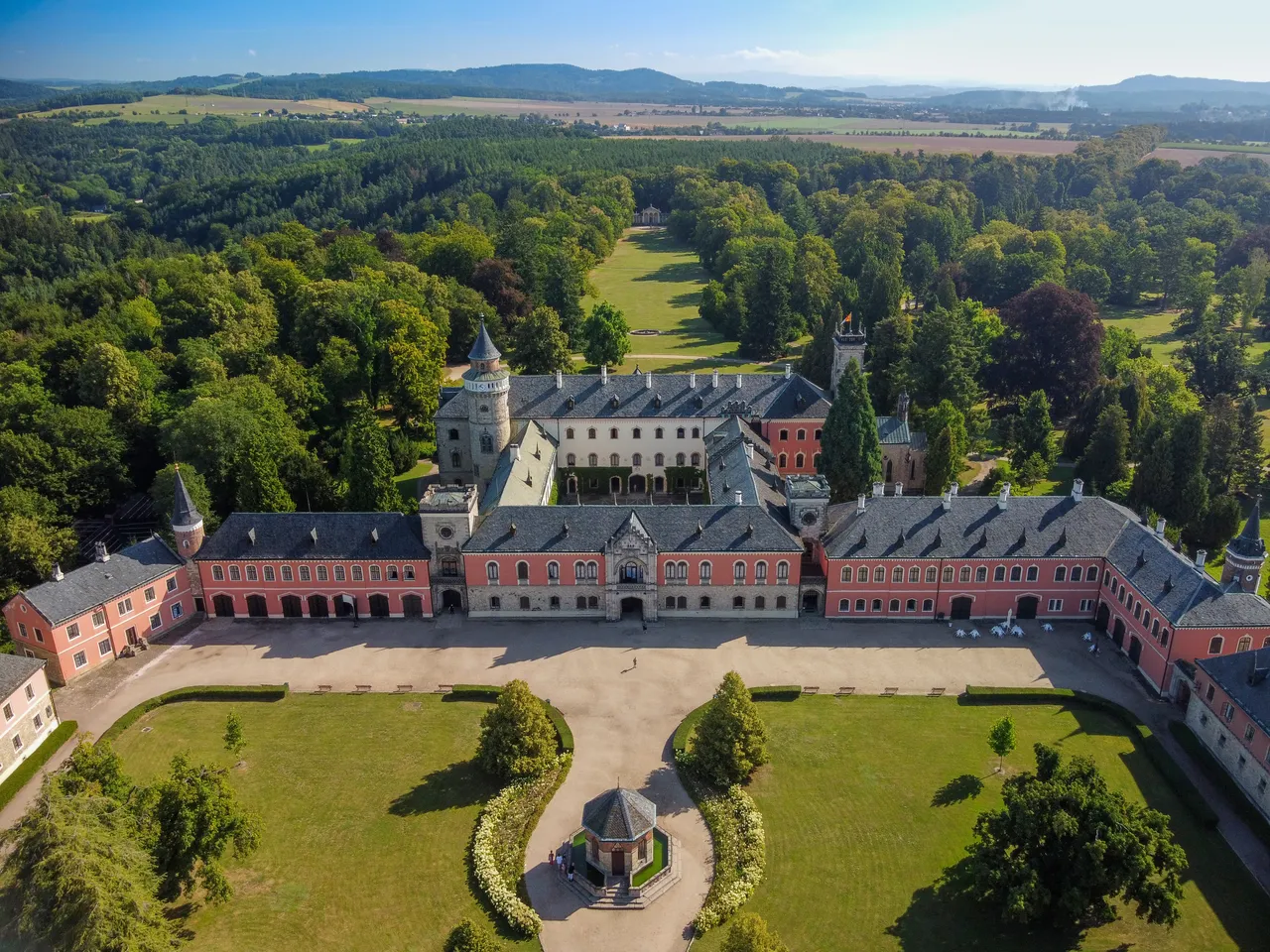 zámek Chateau Sychrov